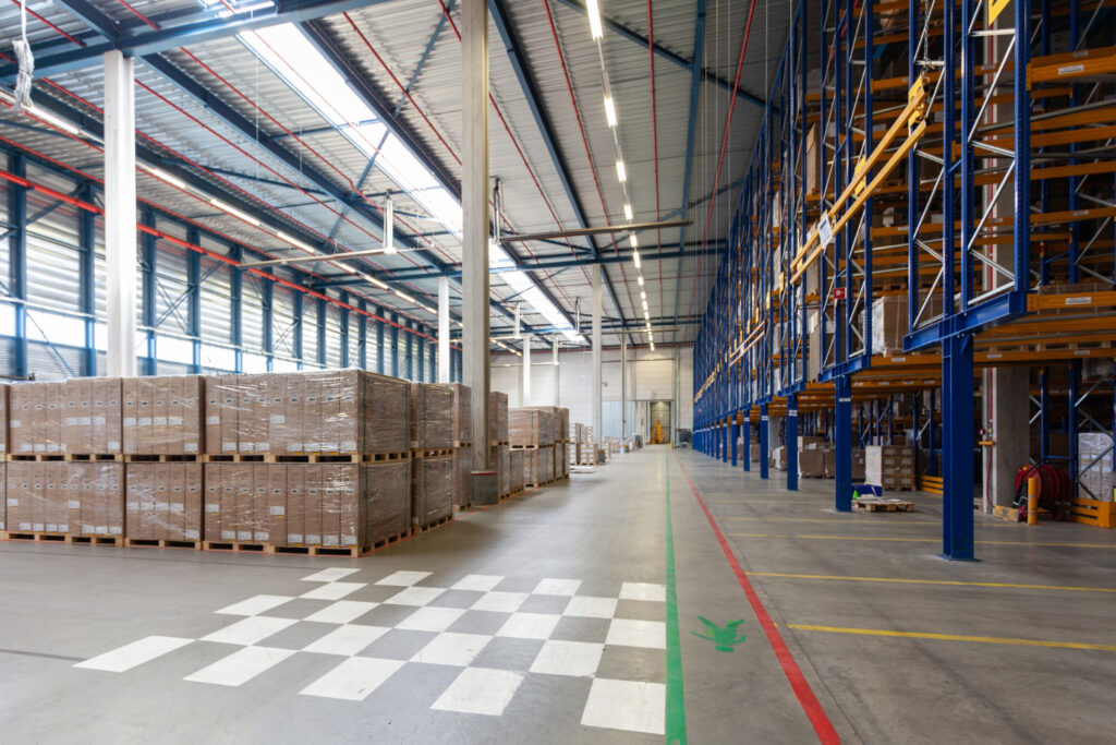 How to Design an Optimal Warehouse Layout?